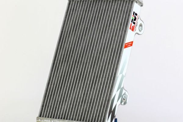EM-01 MEDIUM RADIATOR (GOLD MOUNTS)